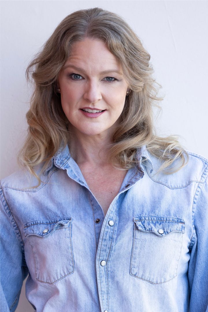 Stephanie Carlisi – Cindy Romano